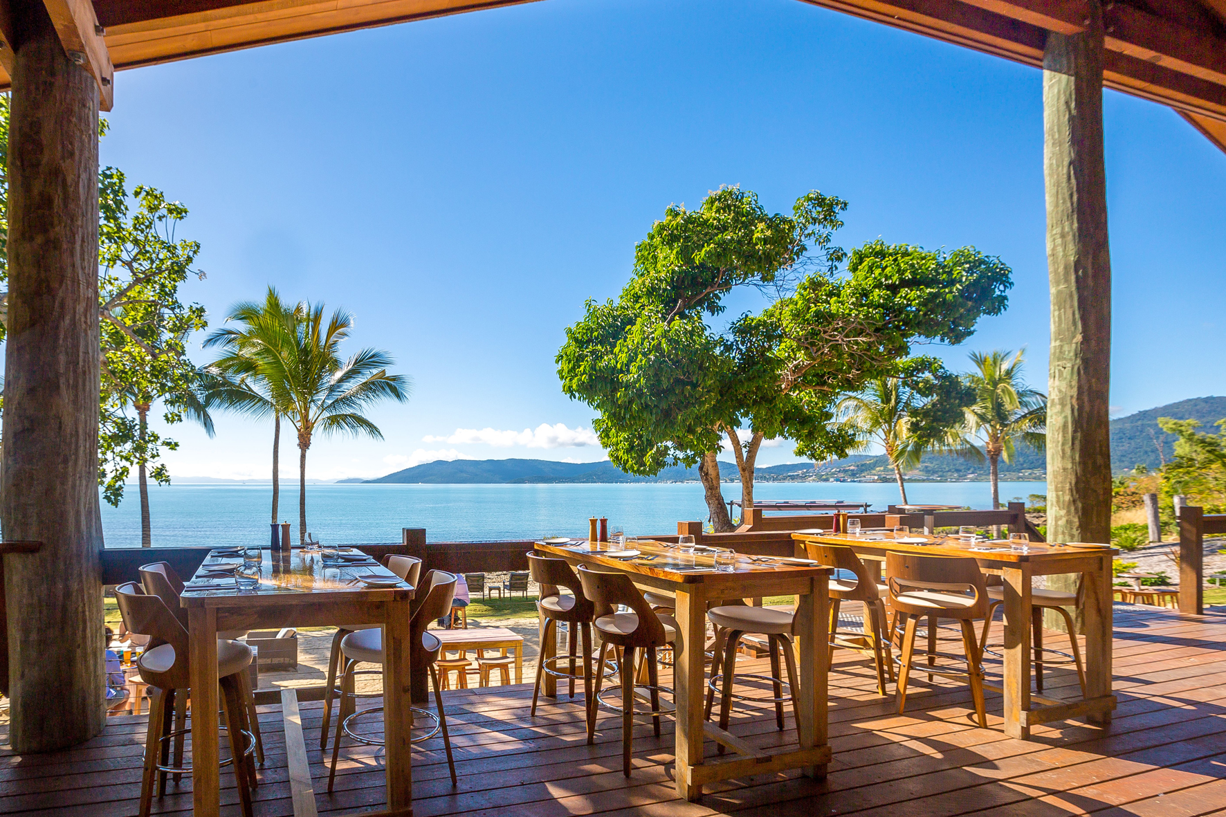Falls to Paradise - Waterfall and Oceanfront Beach Bar Lunch peterpans.com
