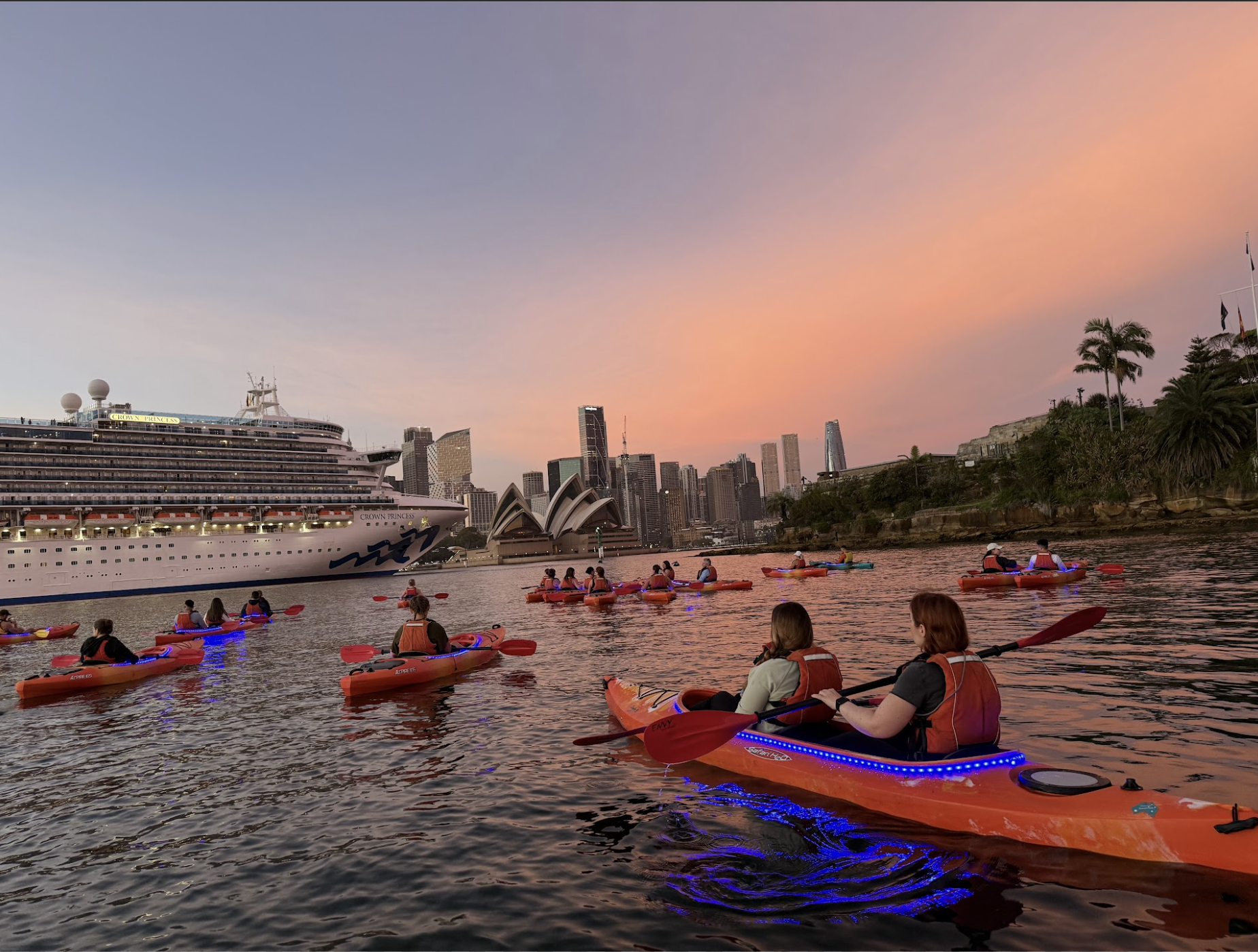 Sunrise Paddle on Sydney Harbour+ $20 Cafe Voucher Included peterpans.com