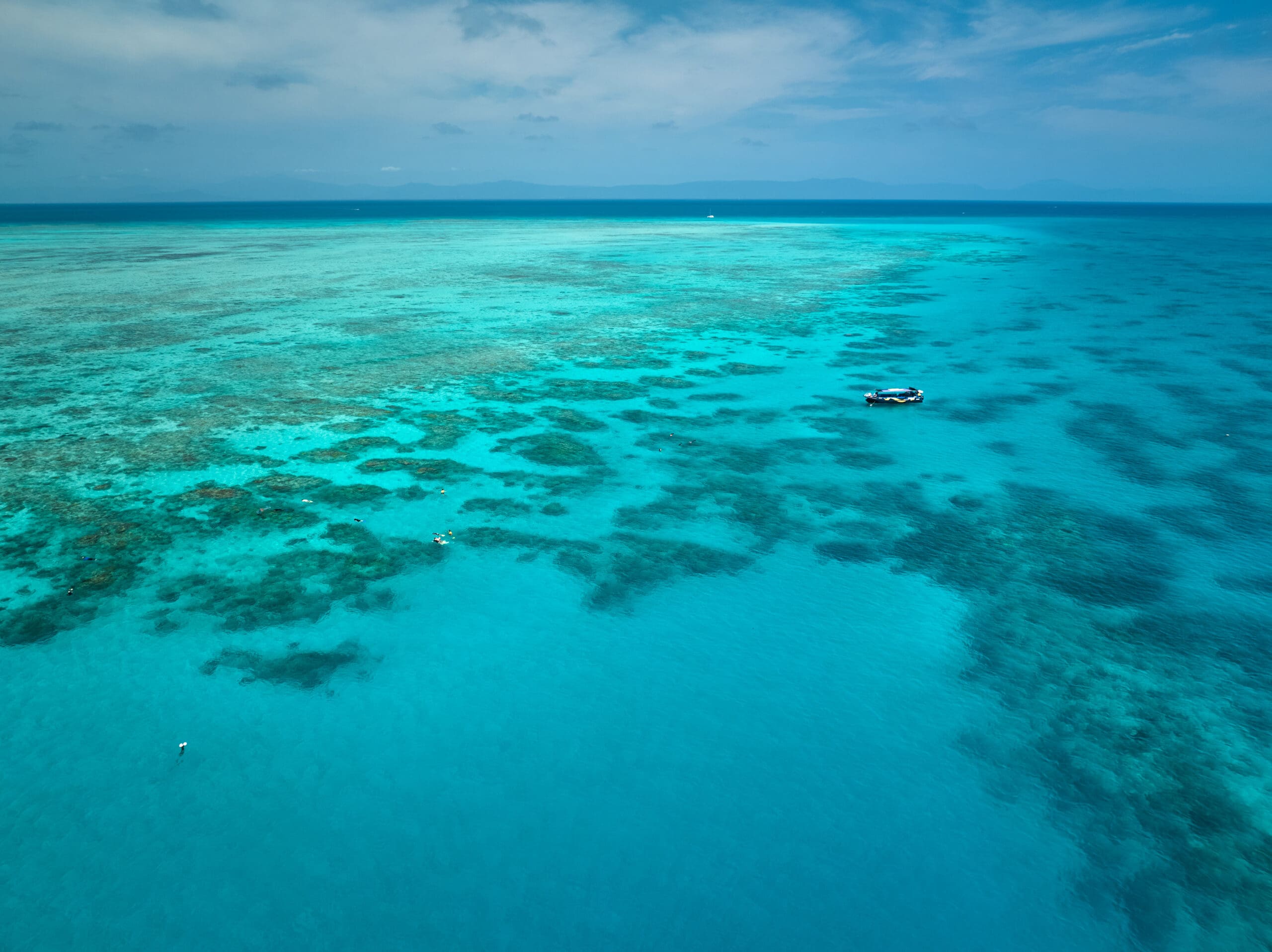 Great Barrier Reef Snorkel and Scenic Flight - peterpans.com peterpans.com